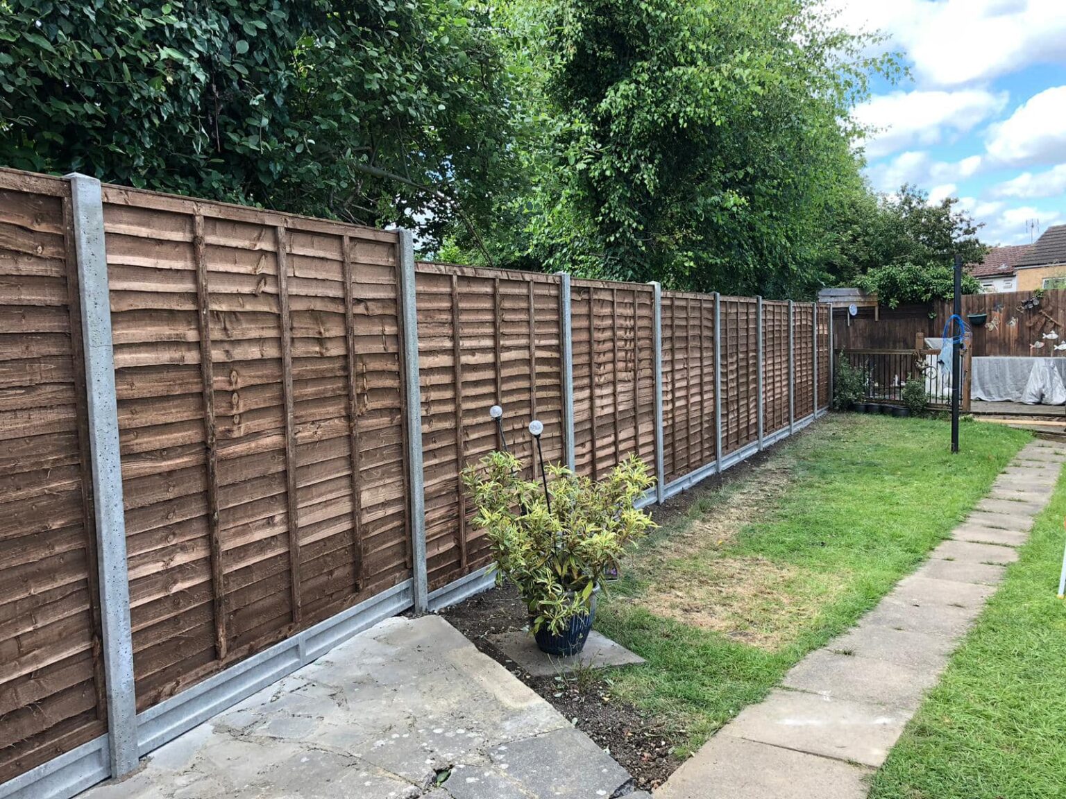 20 Cheap Garden Fencing Ideas